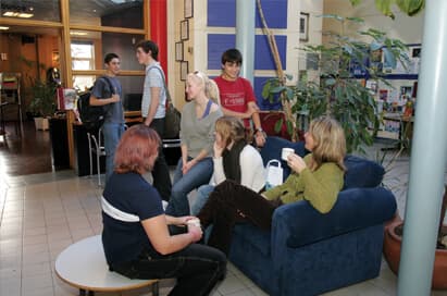 YHA London Thameside Youth Hostel Travel Group | NST