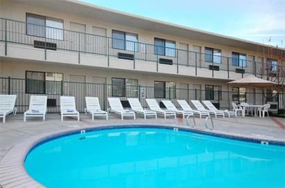 The Comfort Inn Yosemite Area in Oakhurst, America | NST